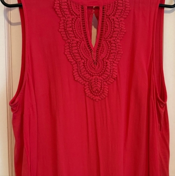 Daniel Rainn | Tops | Daniel Rainn Sleeveless Top With Lace Detail ...